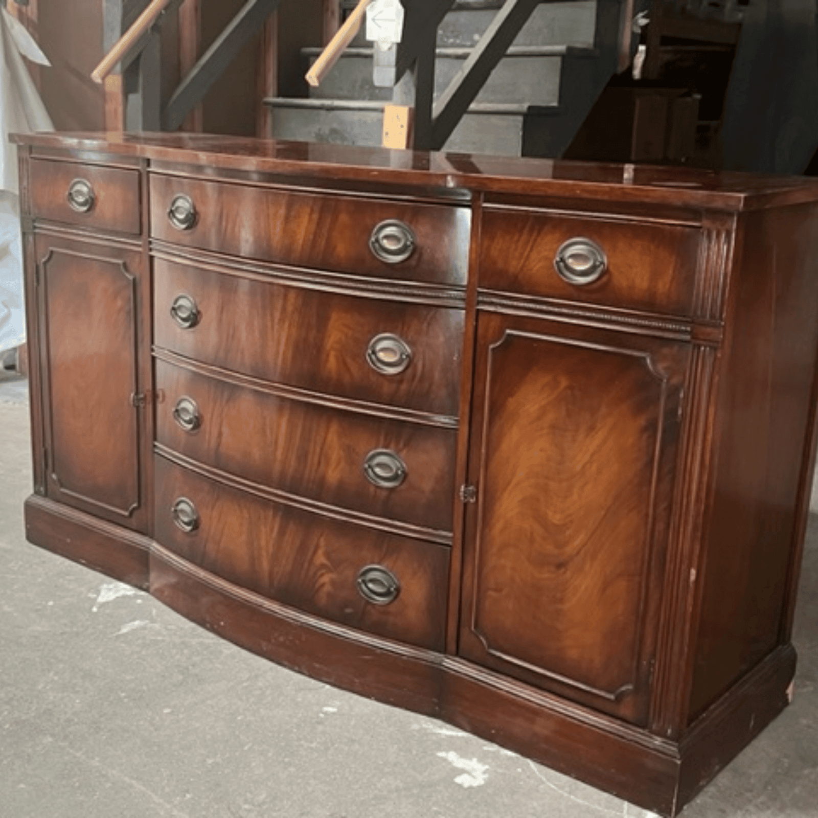 Traditional credenza store