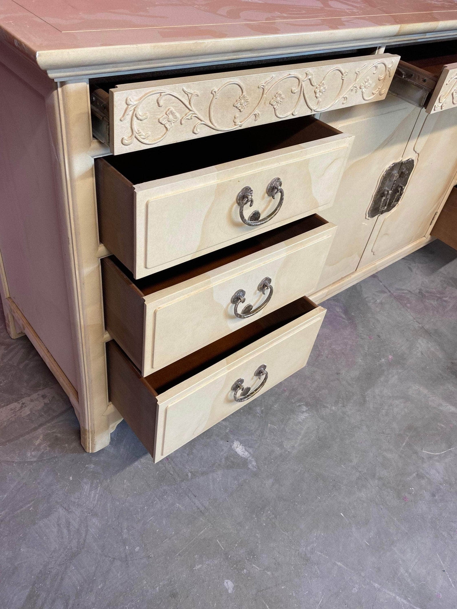 Henredon Chinoiserie Credenza The Resplendent Crow